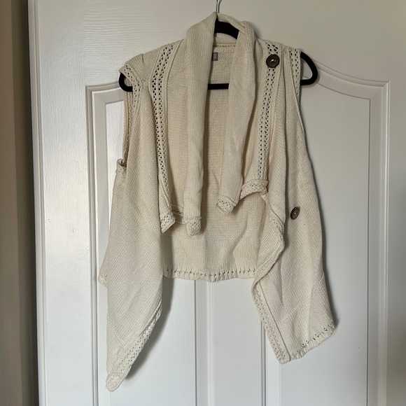 Zara | Tops | Cream Knit Vest | Poshmark